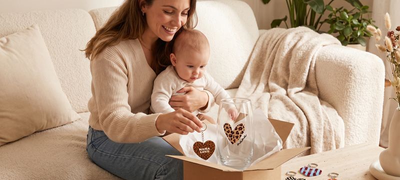 Quel cadeau offrir pour une première fête des mères ? 10 idées originales
